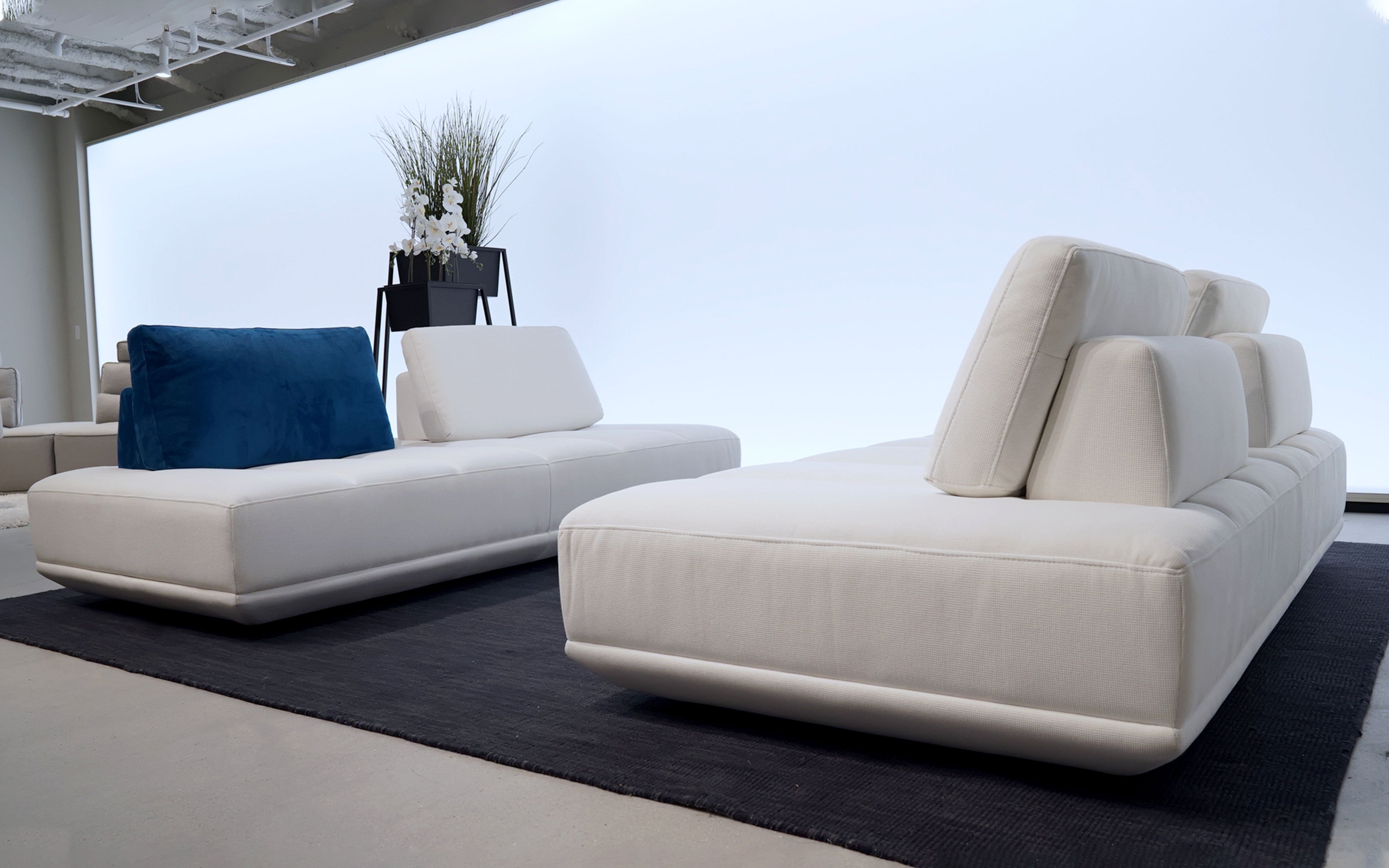 Levante Ultra Modern Motion Sectional Sofa | Motion Sectional Sofa ...